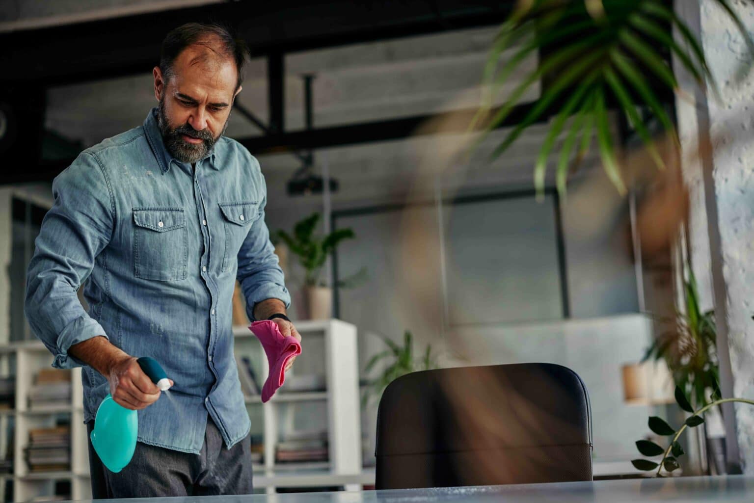 Clean Your Desk – It’s Efficient AND Healthy – Anago News and Blog